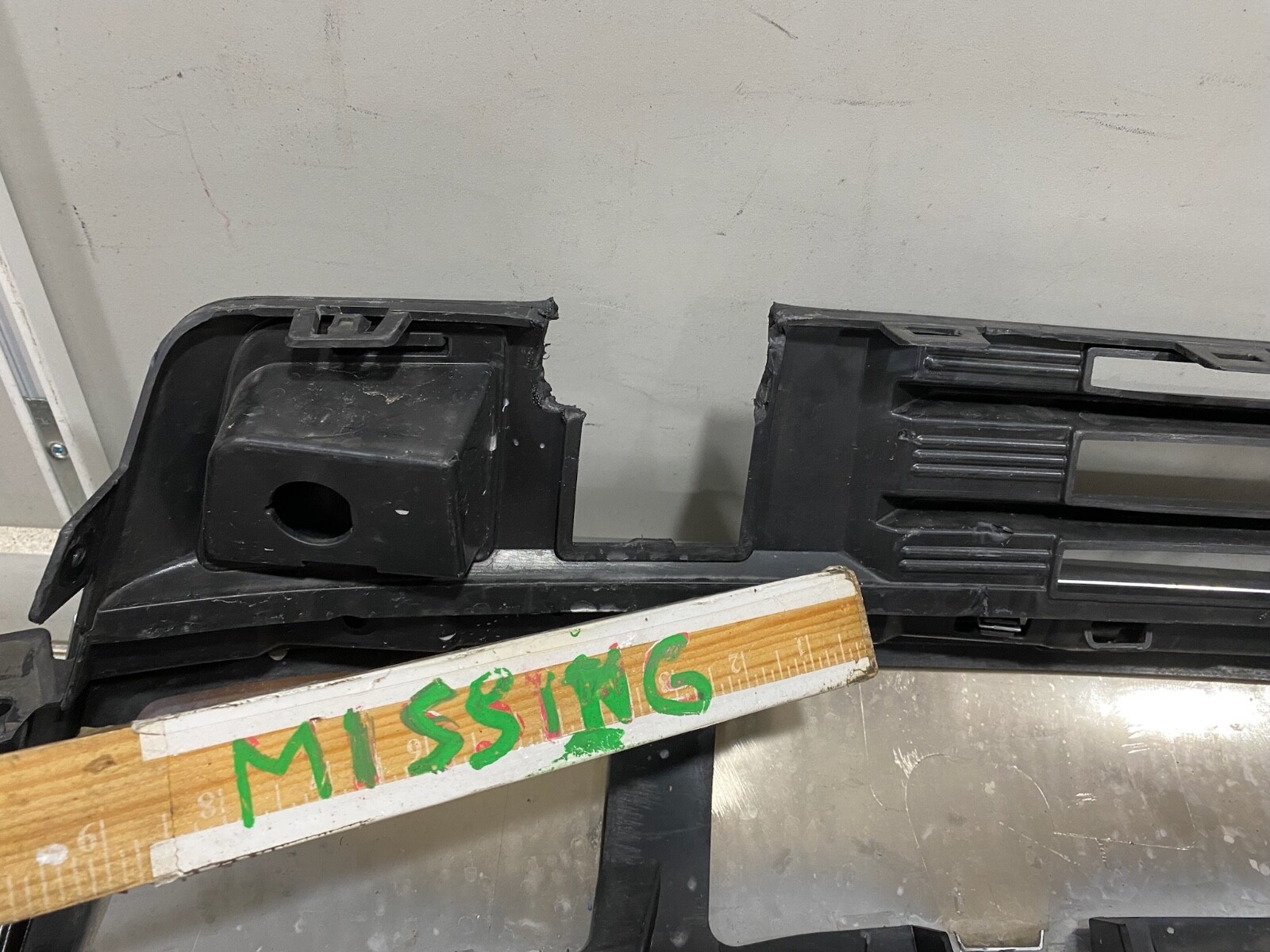 2021 2022 GMC YUKON DENALI FRONT LOWER BUMPER COVER 84861004 OEM | eBay