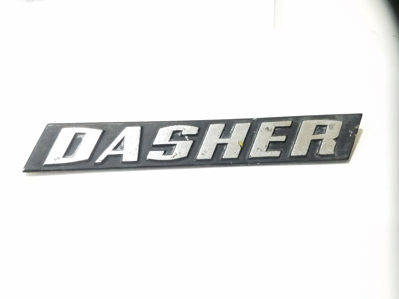 VW Volkswagen Dasher Fuel Infection Genuine Emblem 321 853 687 H FREE ...