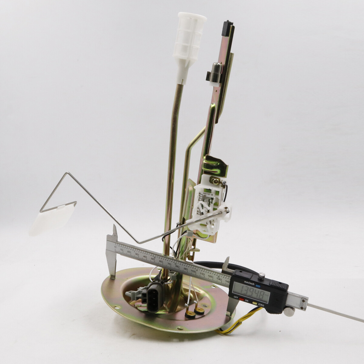 Fuel Tank Gauge Sending Unit w/ Sensor Fit Nissan Datsun Navara D21 ...