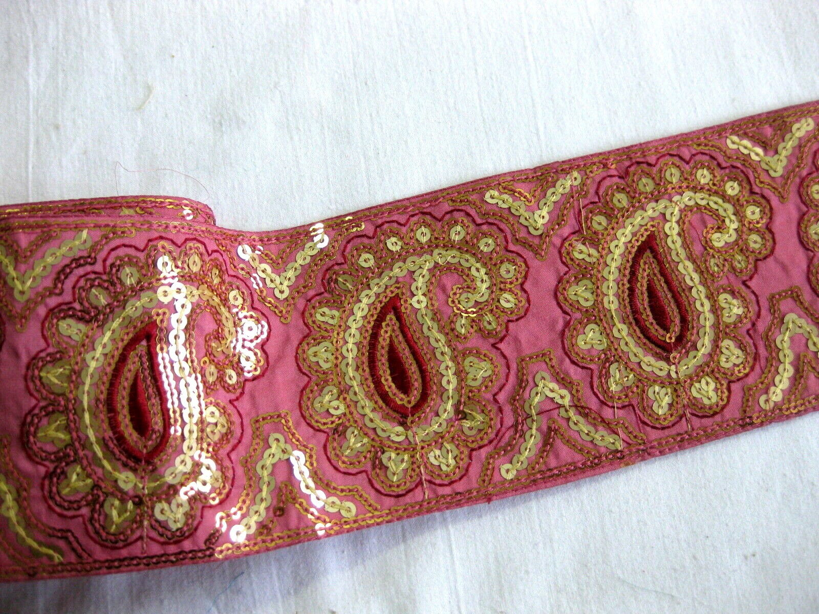 Borte mit aufgestickten Muster u.Pailletten verschiede Farben,9,5cm,lfm ...