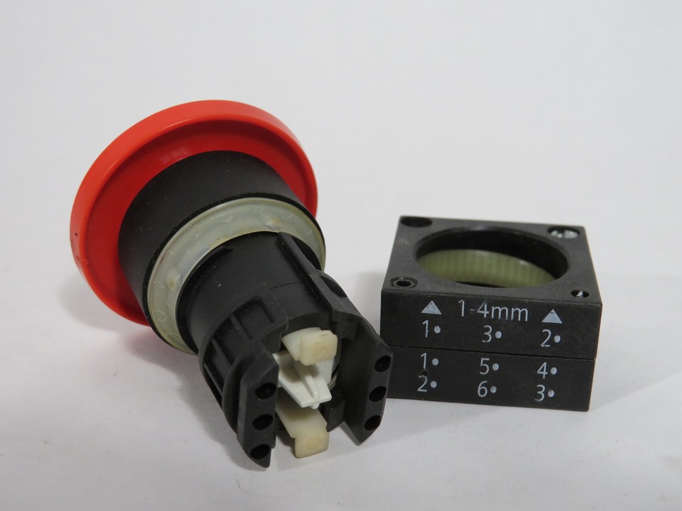 Siemens 3SB3000-1GA21 Red Mushroom Push Button Actuator with Holder ...