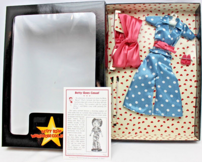 Danbury Mint Betty Boop Wardrobe Collection BETTY GOES CASUAL Outfit ...