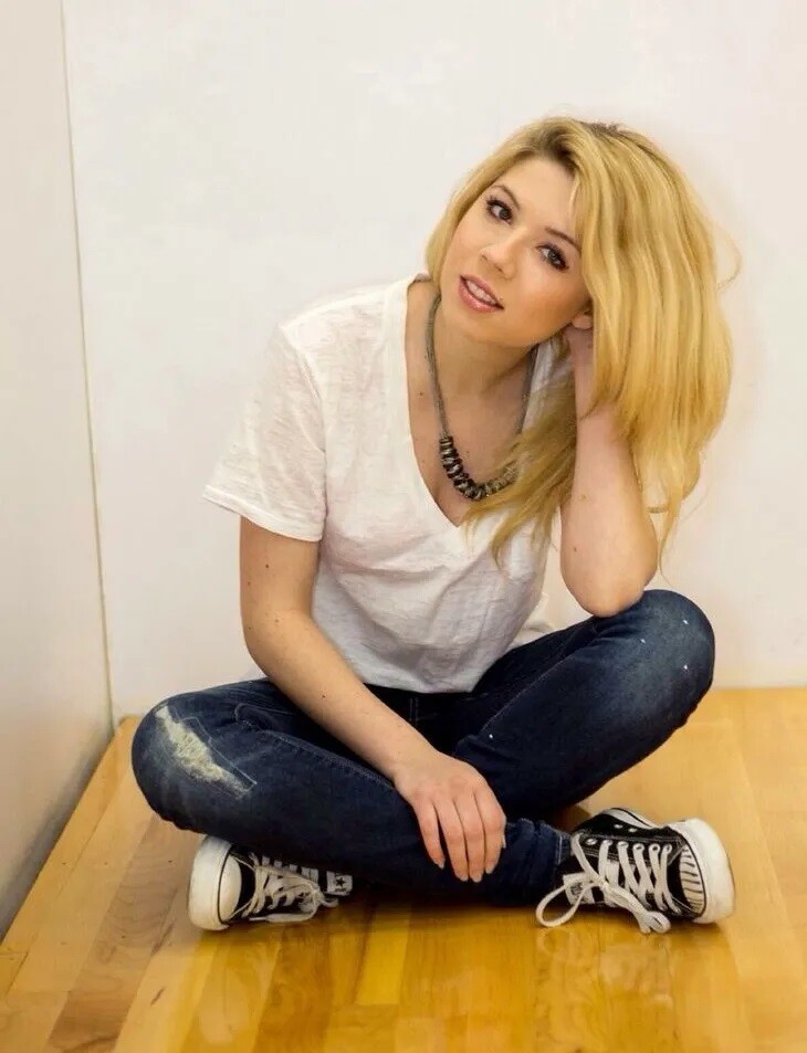 Jennette Mccurdy Posing White Shirt And Jeans 8x10 PHOTO PRINT | eBay