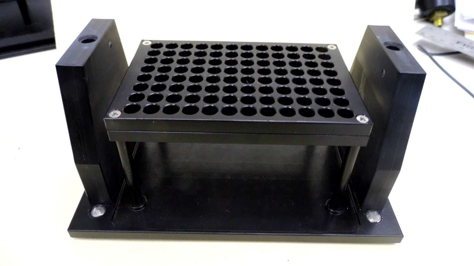 TOMTEC QUADRA 3/4 96 WELL TIP LOADING FIXTURE 7.3mm DOWN TO 4mm I.D ...