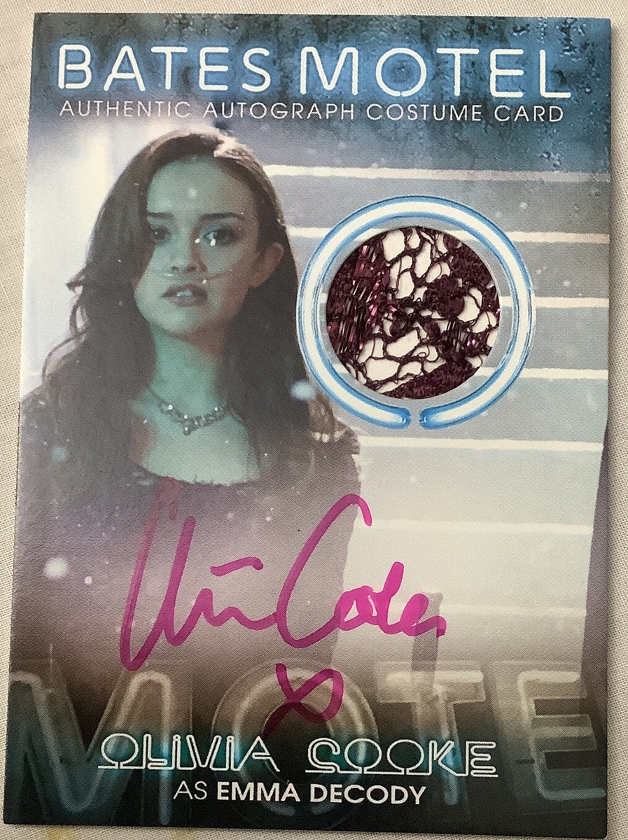 Emma Bates Motel Outfits