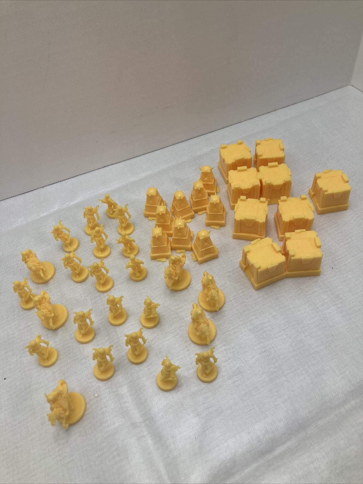 Age of Conan The Strategy Boardgame - YELLOW PLASTIC PIECES (42) - FF ...