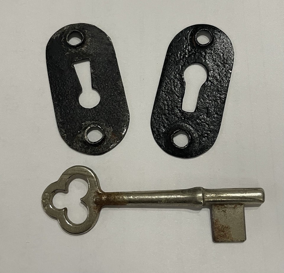 Vintage Keyhole Plate Old Hardware With Key | eBay