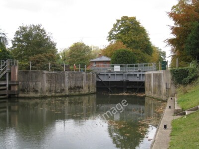 Photo 6x4 Cookham Lock c2009 | eBay UK