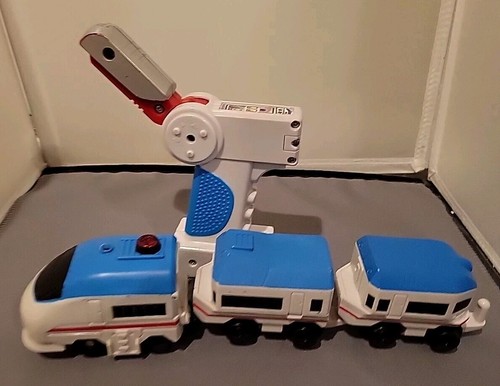 GEOTRAX TRAIN & REMOTE CONTROL Blue & White Crosstown Express Lines ...