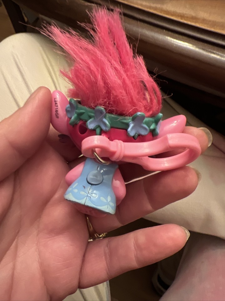 DreamWorks Troll Doll Poppy keychains plastic Light up - Needs new ...