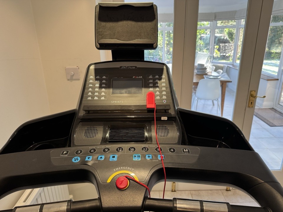 JTX Fitness Sprint 5 Treadmill | 18 km/h | 12% Incline | Programmes ...