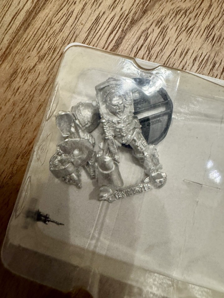 Warhammer 40k Inquisitor With Combi Weapon & powerfist Space Marines ...
