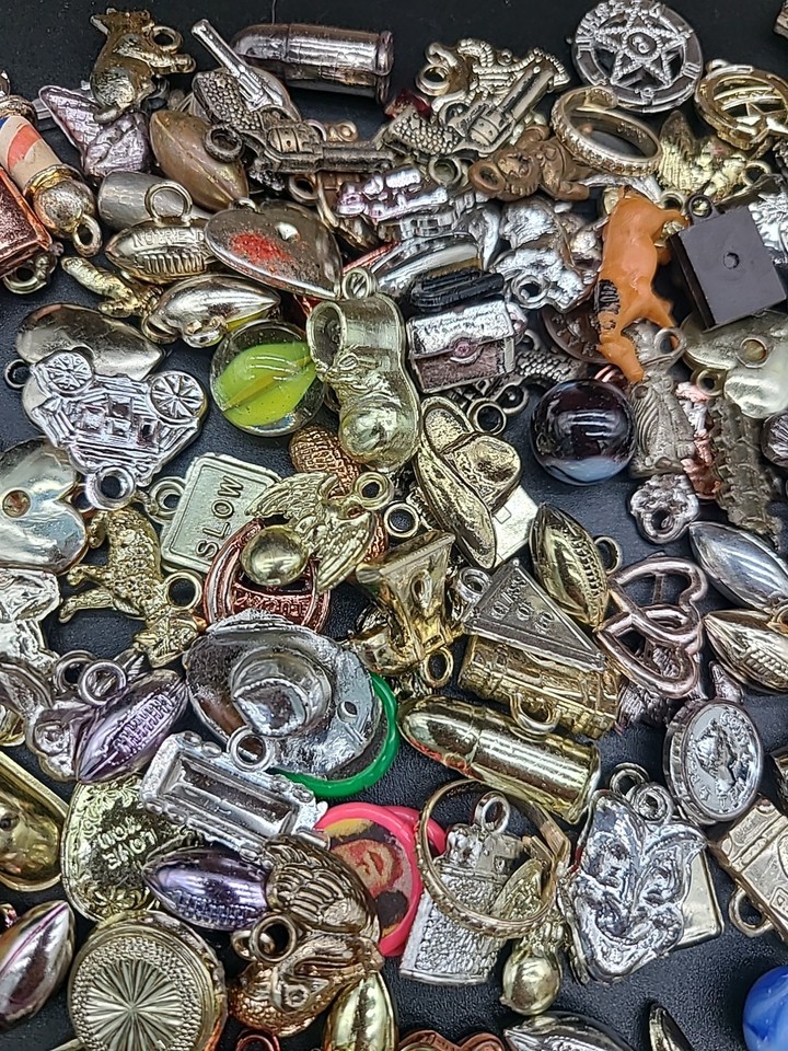 Vintage Cracker Jack Prize Plastic Gumball Machine Toys Trinkets Charms ...