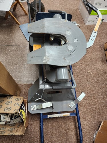 BW trailer hitch 5th wheel model # RVB3300 | eBay