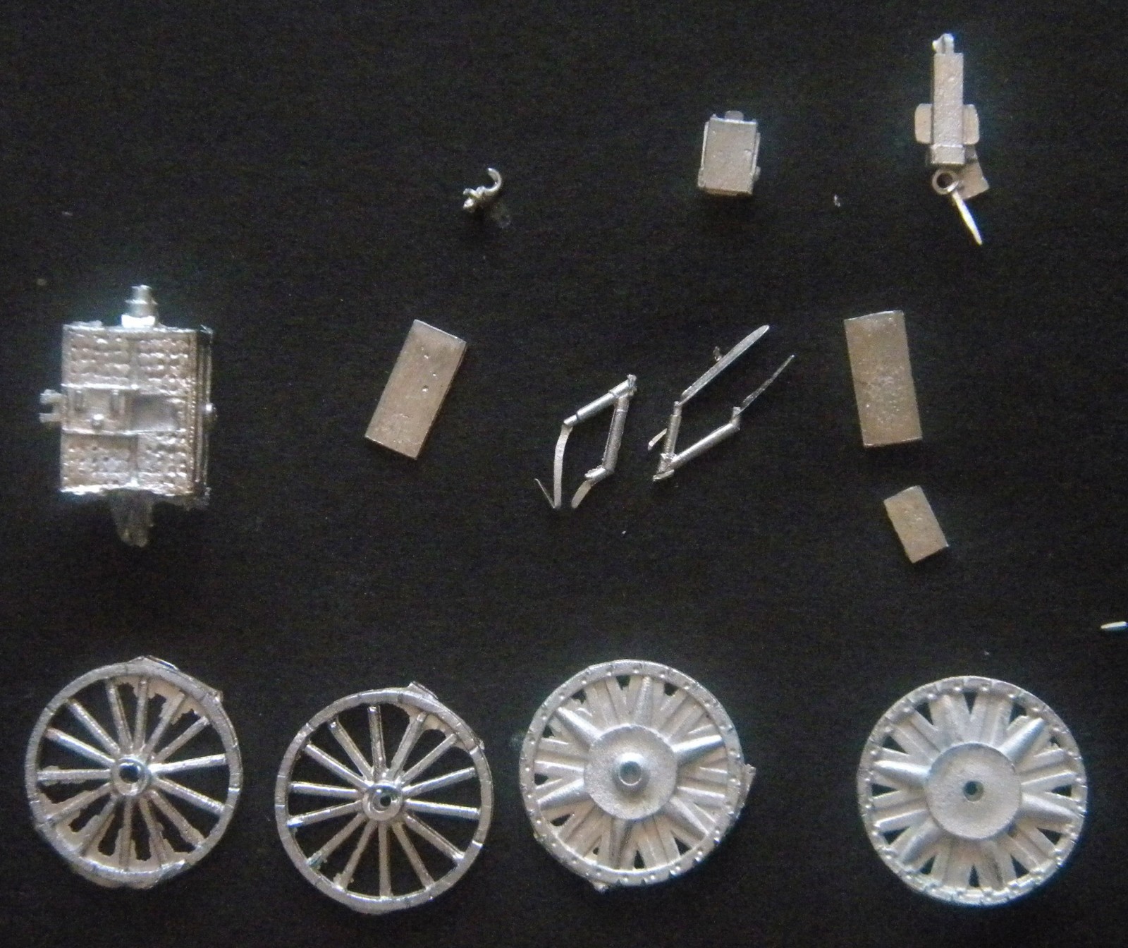 SHQ FBG024 1/76 Diecast WWII Polish Ammunition Caisson for FBG21/25 | eBay