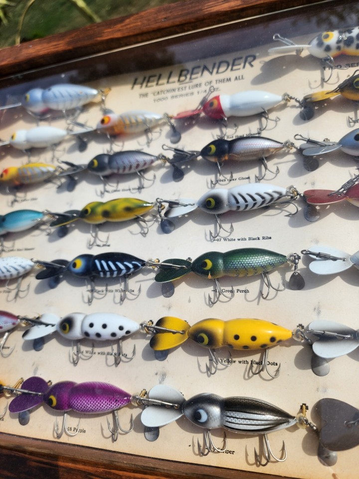 Vintage Hellbender Fishing Lure Factory Display 26 Different Colors And ...