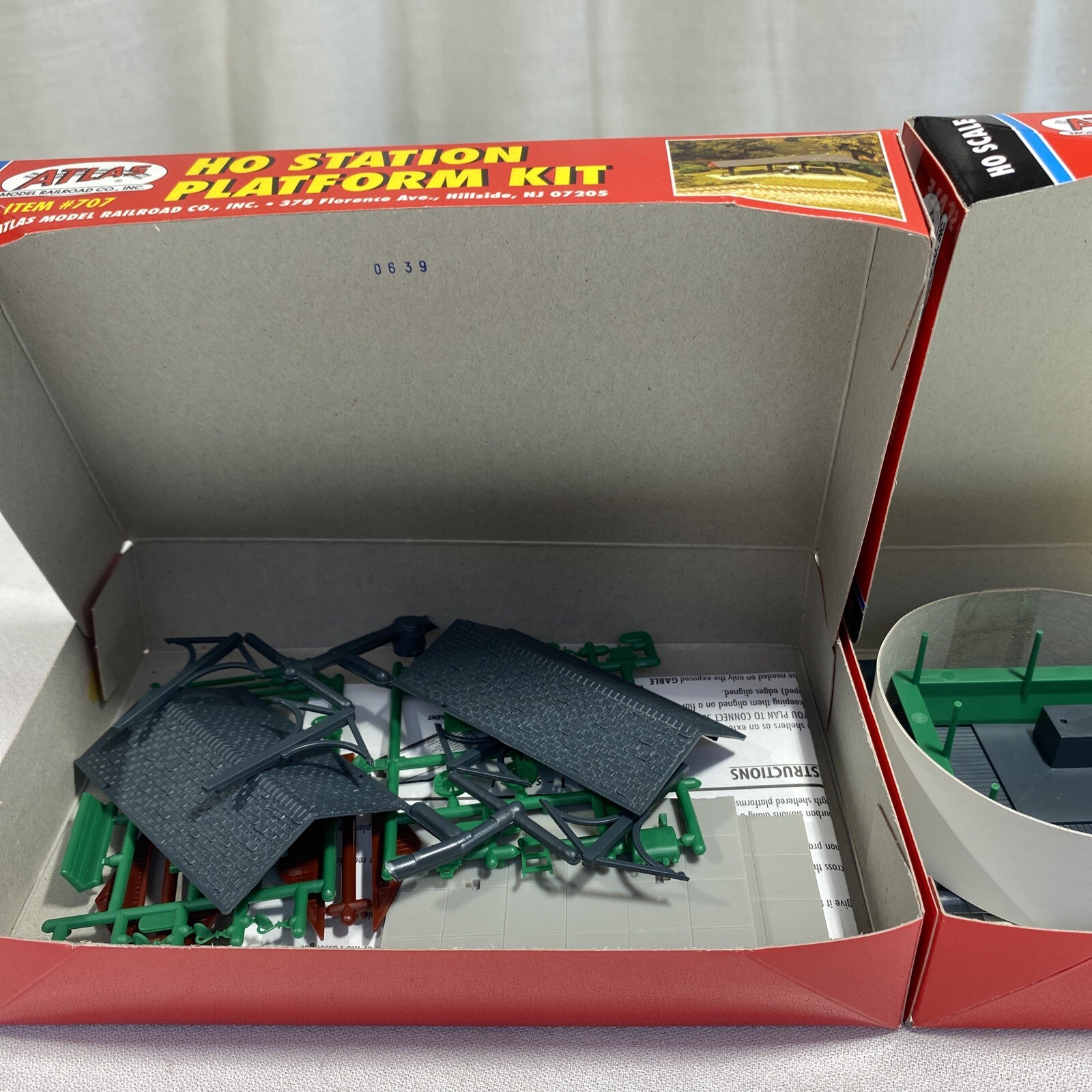 Atlas HO Refreshment stand Kit #715 AND 2 Atlas HO Station Platform Kit ...