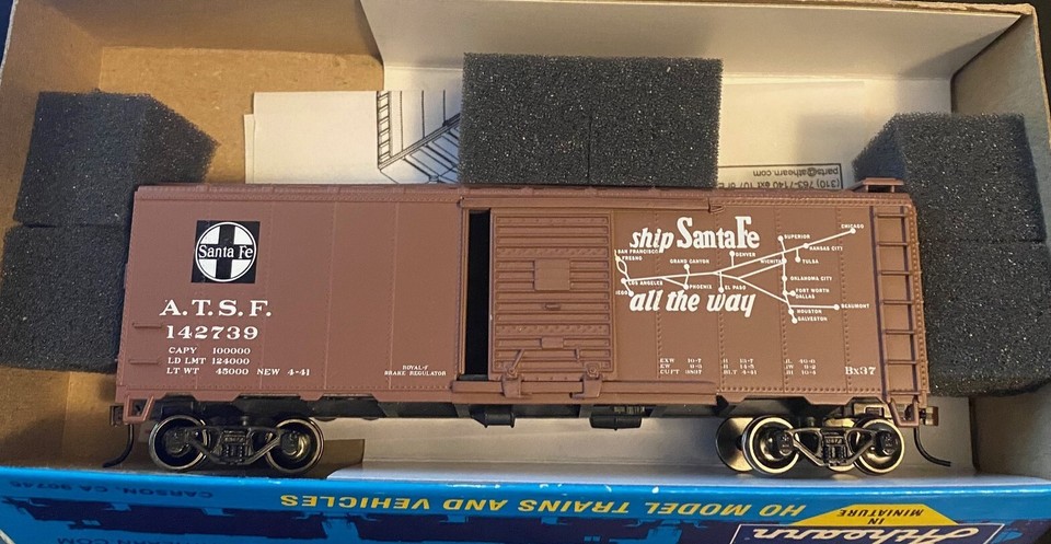 Athearn HO - 40' AAR Boxcar Steam ATSF Super Chief 145627 - 5017 - CLST ...