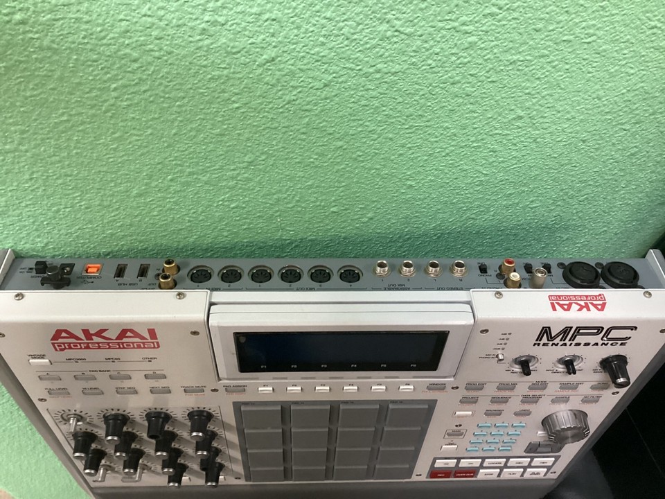 Akai Professional MPC Renaissance Digital Music Production Controller ...