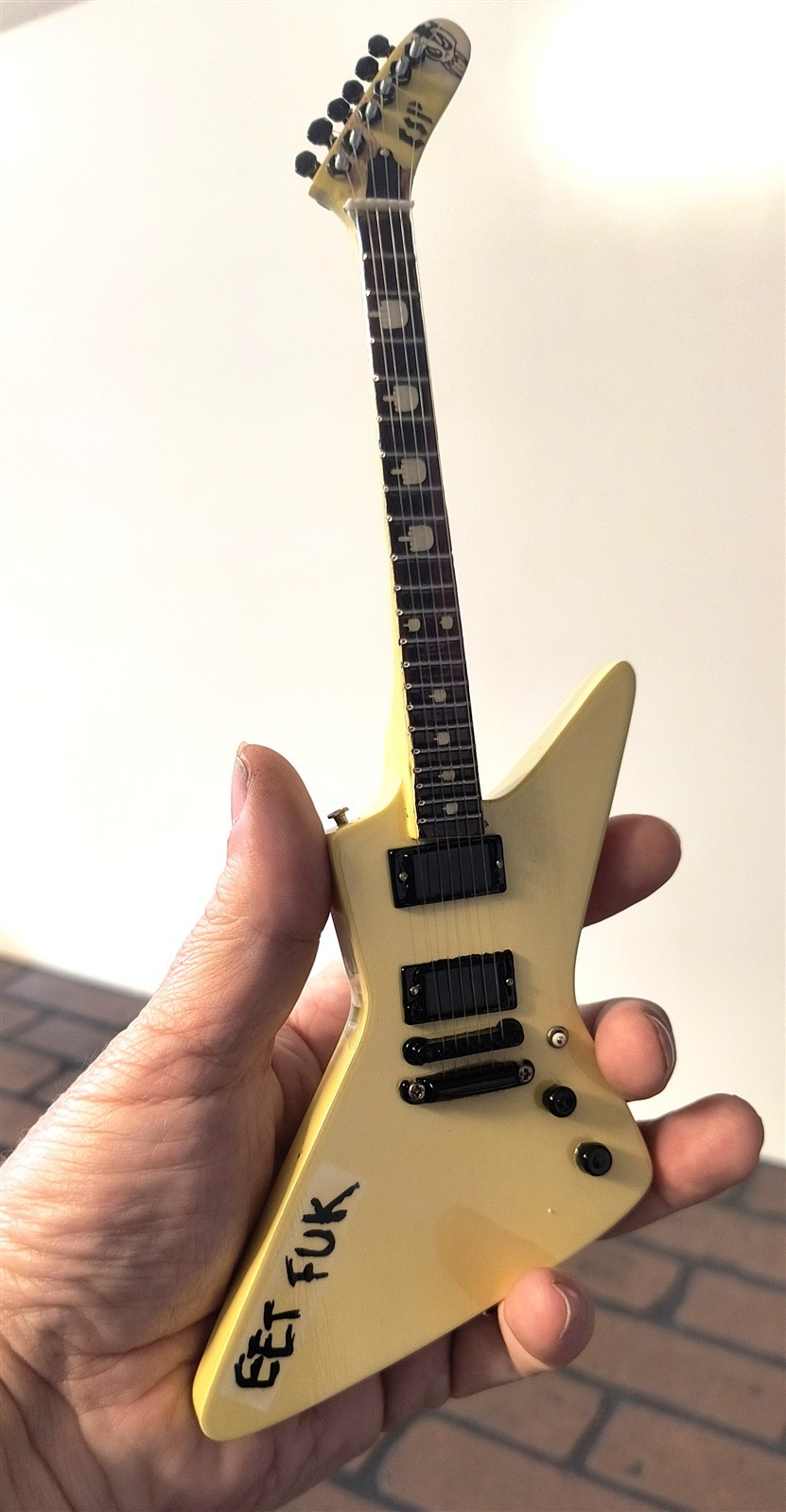 JAMES HETFIELD (Metallica) -eet fuk ESP MX-220 1:4 Scale Guitar ~Axe ...
