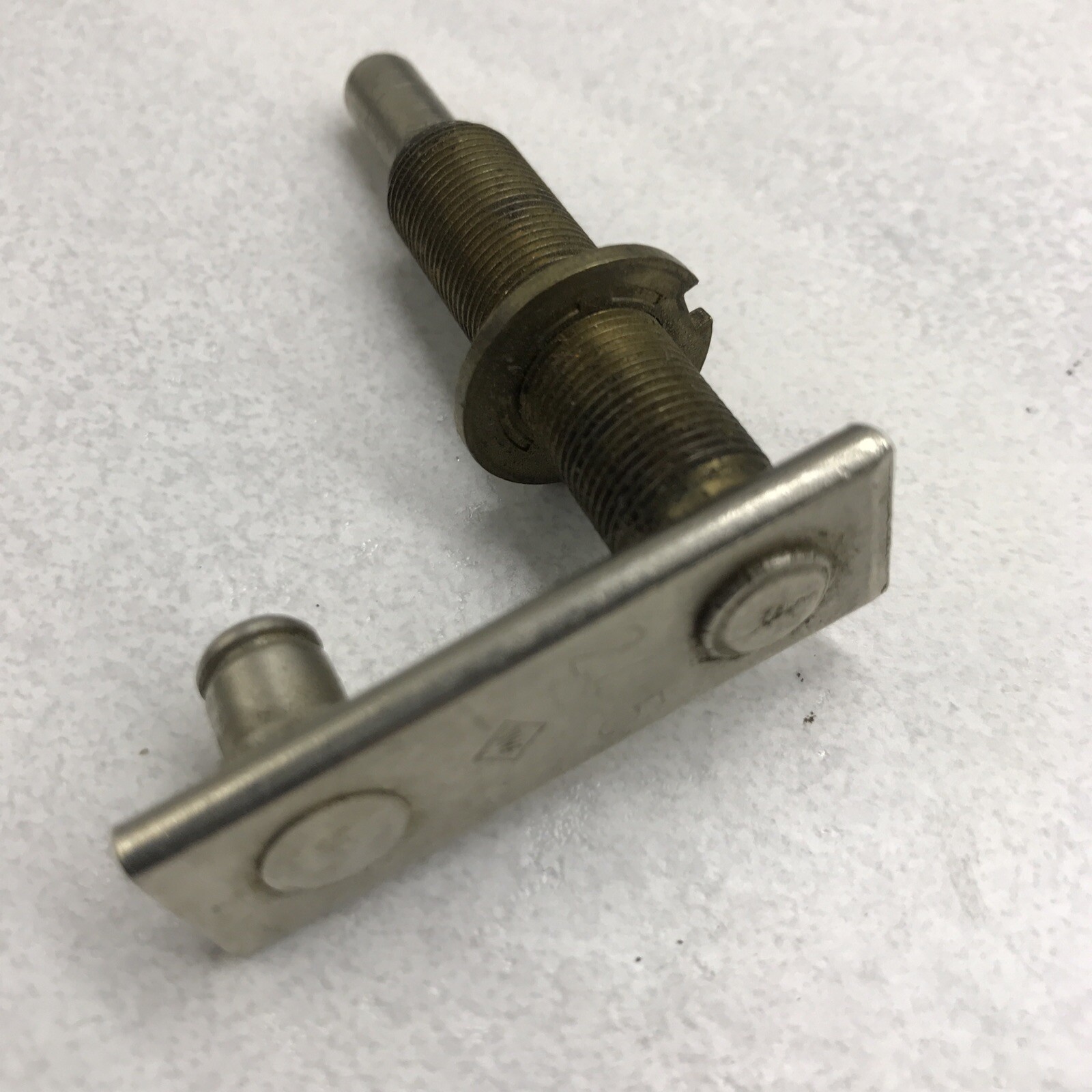 NOS VW BUG Windshield Wiper Pivot Shaft Right 1968-1969 German SWF | eBay