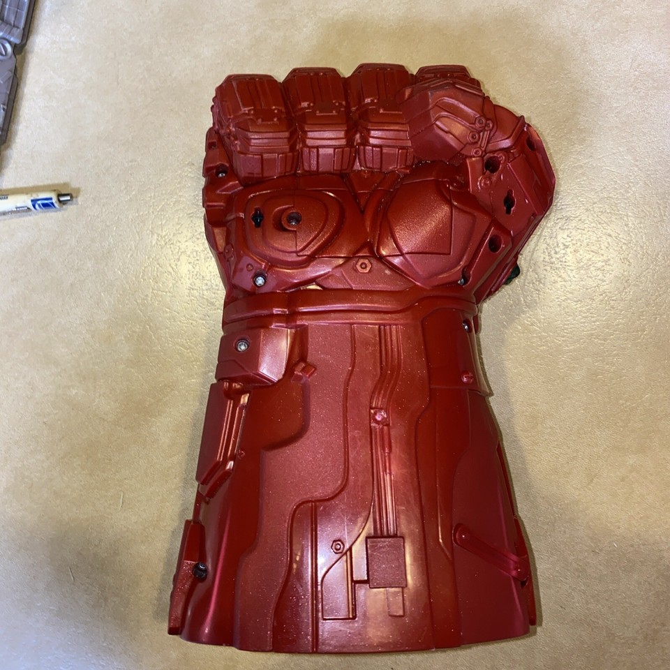 Marvel Avengers Endgame Red Infinity Gauntlet Electronic Fist w/Lights ...