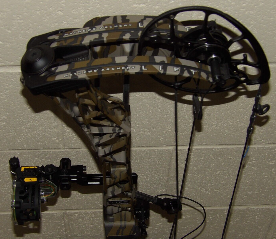 NEW Loaded Mathews Lift 29.5 Bow Package - Mossy Oak Bottomland Finish ...
