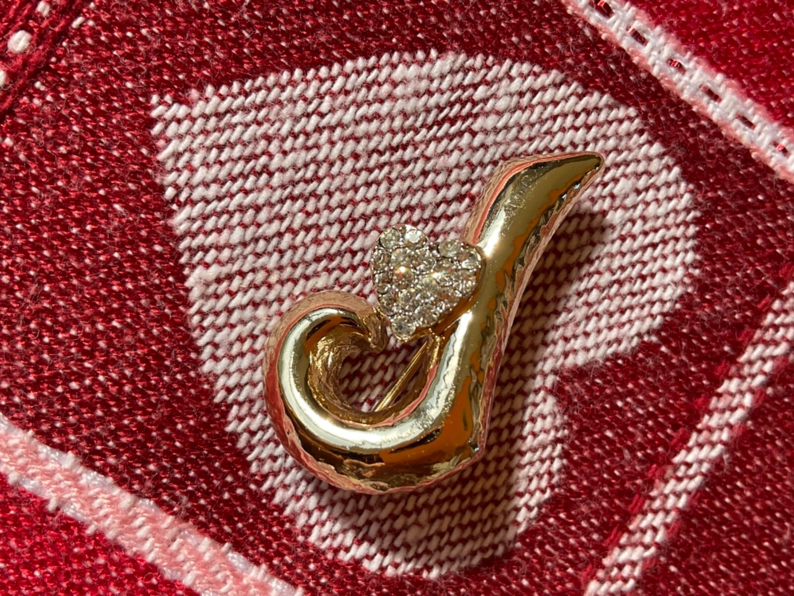 Vintage Sarah Coventry letter J brooch pin ‘gold’ cos… - Gem