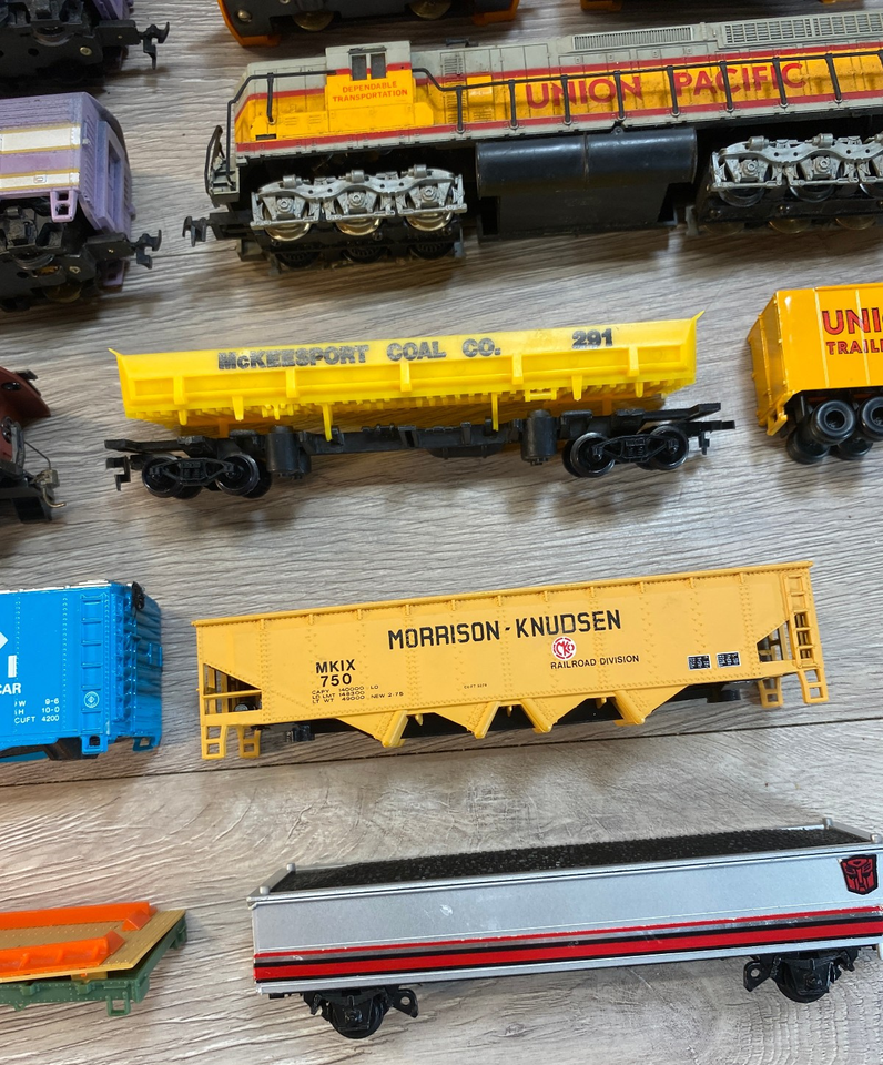 VTG TYCO Engine/Car Lot 318A, 3571, 33400, Union Pacific Caboose Parts ...