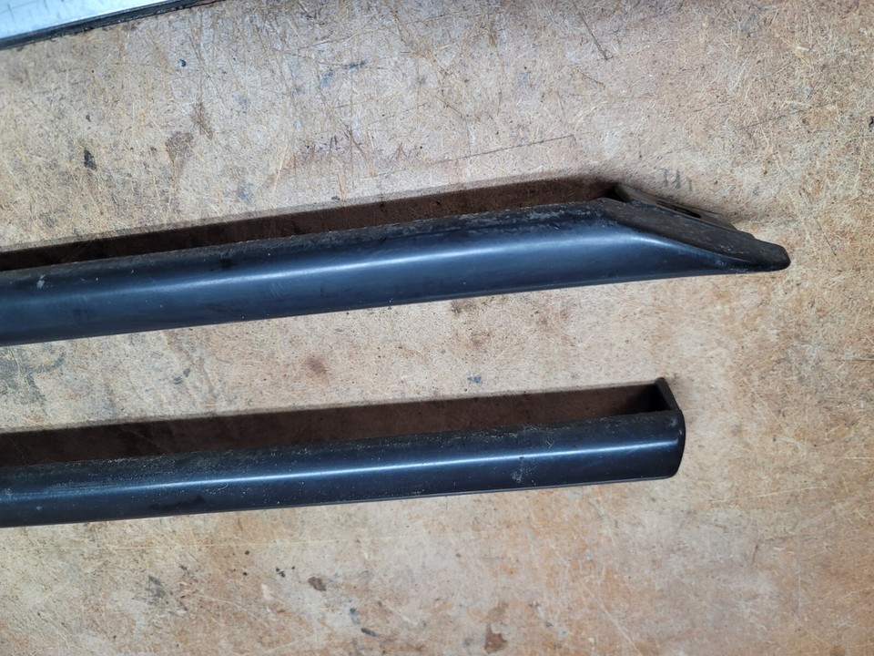 86 87 88 Pontiac Fiero GT Left Right Quarter Behind Door Smooth Molding ...