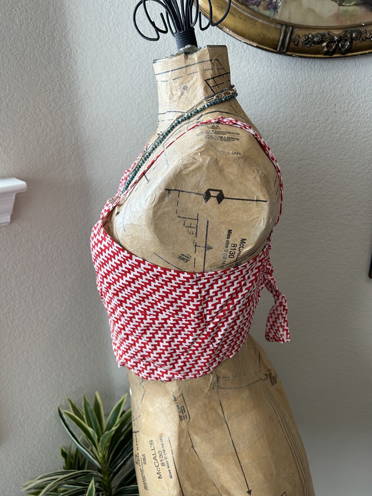 Keliki Hawaii Red White Geometric Design Tie Back Cro… - Gem