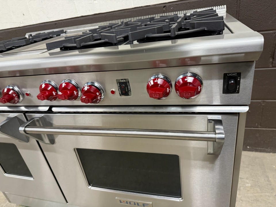 Wolf R486C - 48" PRO Gas Range Oven 6 Burners + Charboiler Red knobs (1 ...