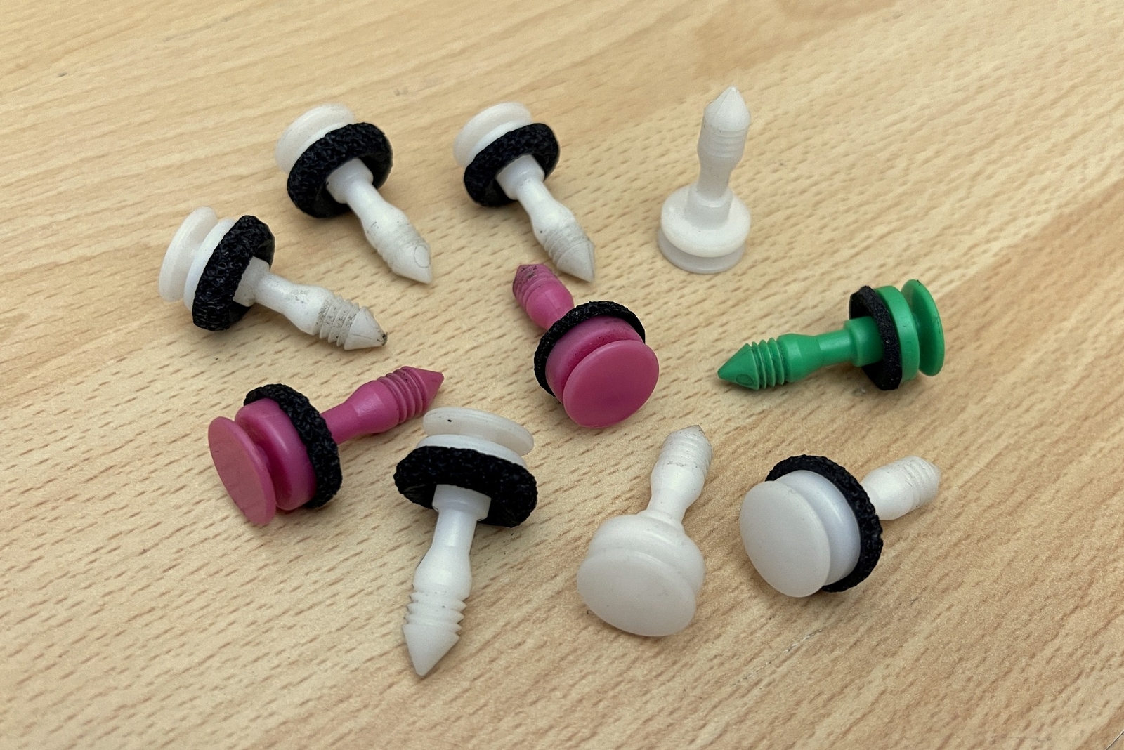 10 x DOOR RETAINING CARD FASTENER CLIPS / INTERIOR PANEL Jaguar X-Type ...