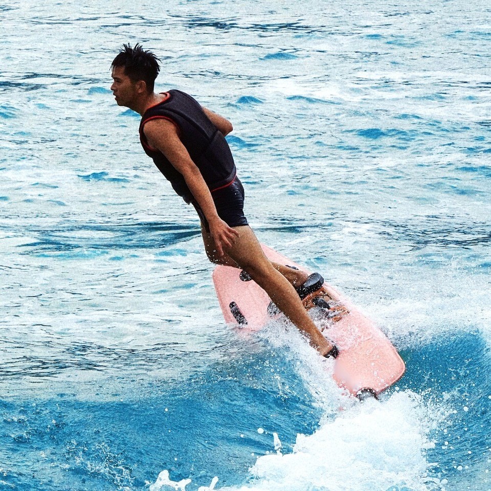 Jet Surfboard Electric Powered Paddle Board Surf Board Spraying ...