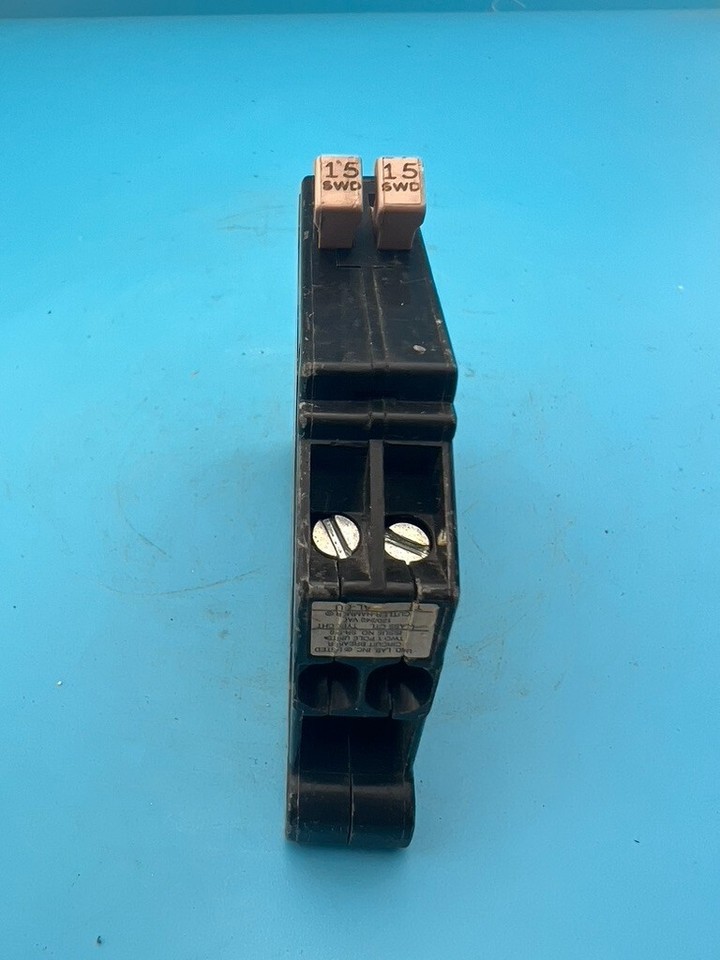 Eaton 15 Amp 1 Pole CHT Circuit Breaker Cutler-Hammer Tandem CHT1515 ...