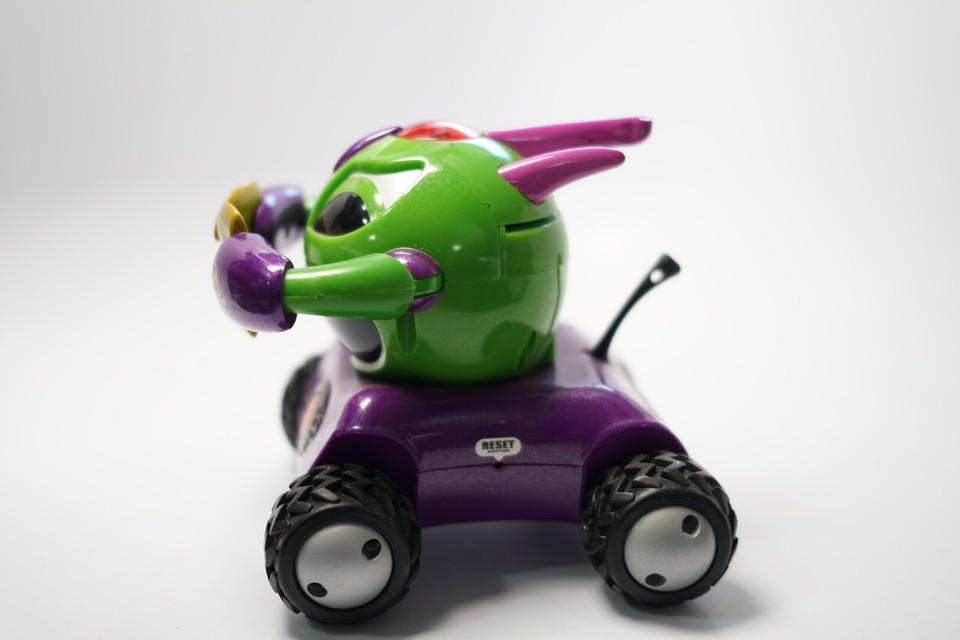 RUMBLE ROBOT 3 Robots, 2 Remotes, 14 Cards - TESTED Me Fisto, Bitor ...