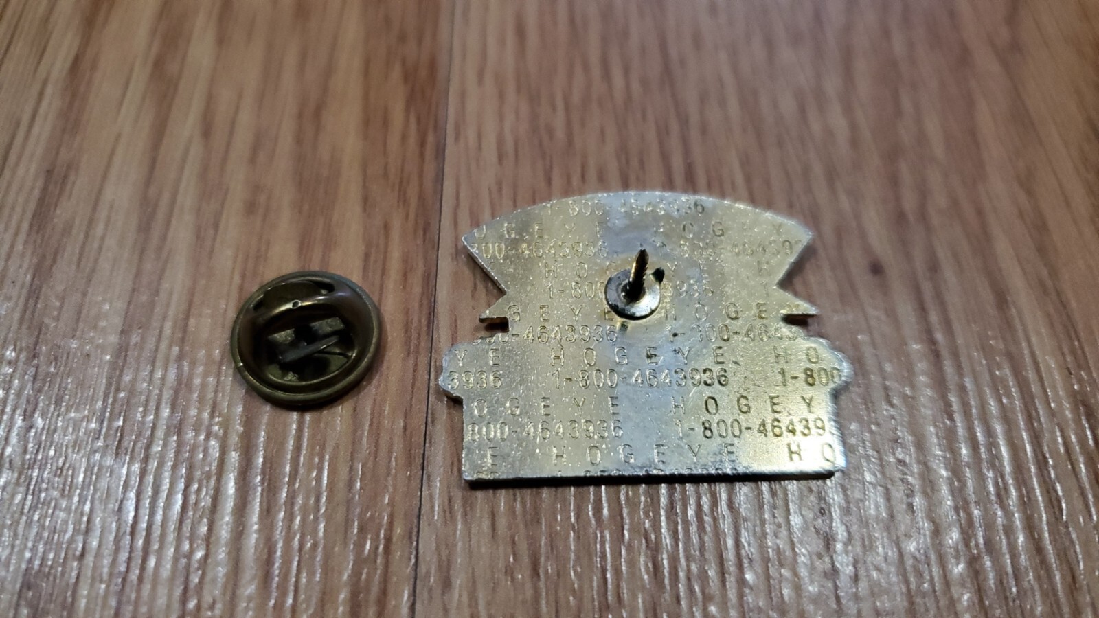 VINTAGE Wal-Mart Enamel Lapel Associate Pin Hometown Friendly Hogeye ...