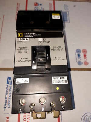 Circuit Breakers - 3 Pole I-Line
