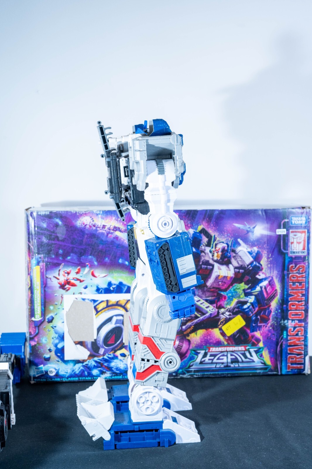 Hasbro Transformers Generations Legacy Titan Class Metroplex 22 ...