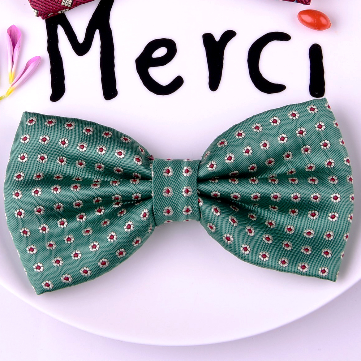 Green Geometric Fashion Bow Tie Red Candy Drones Novelty Vintage Tuxedo ...