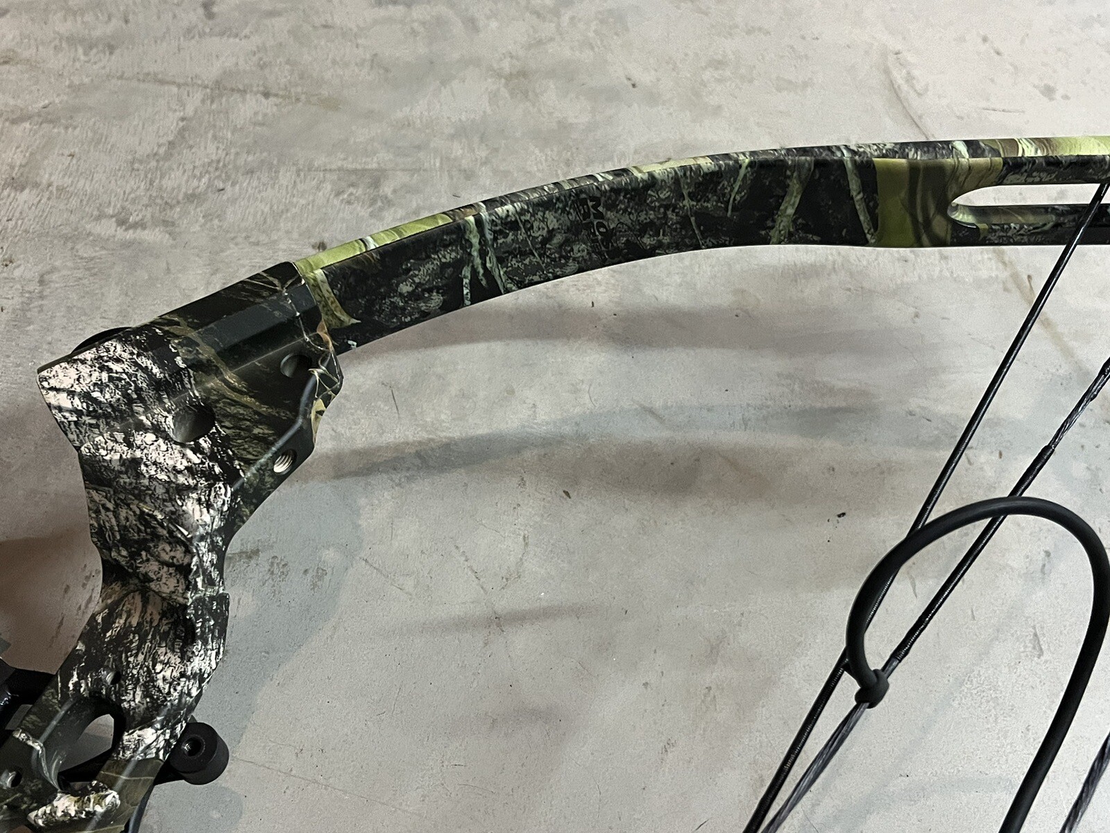 Parker Compound Bow 28" 70# Weight, 90 3/4" String, 34 1/2" Cable | eBay