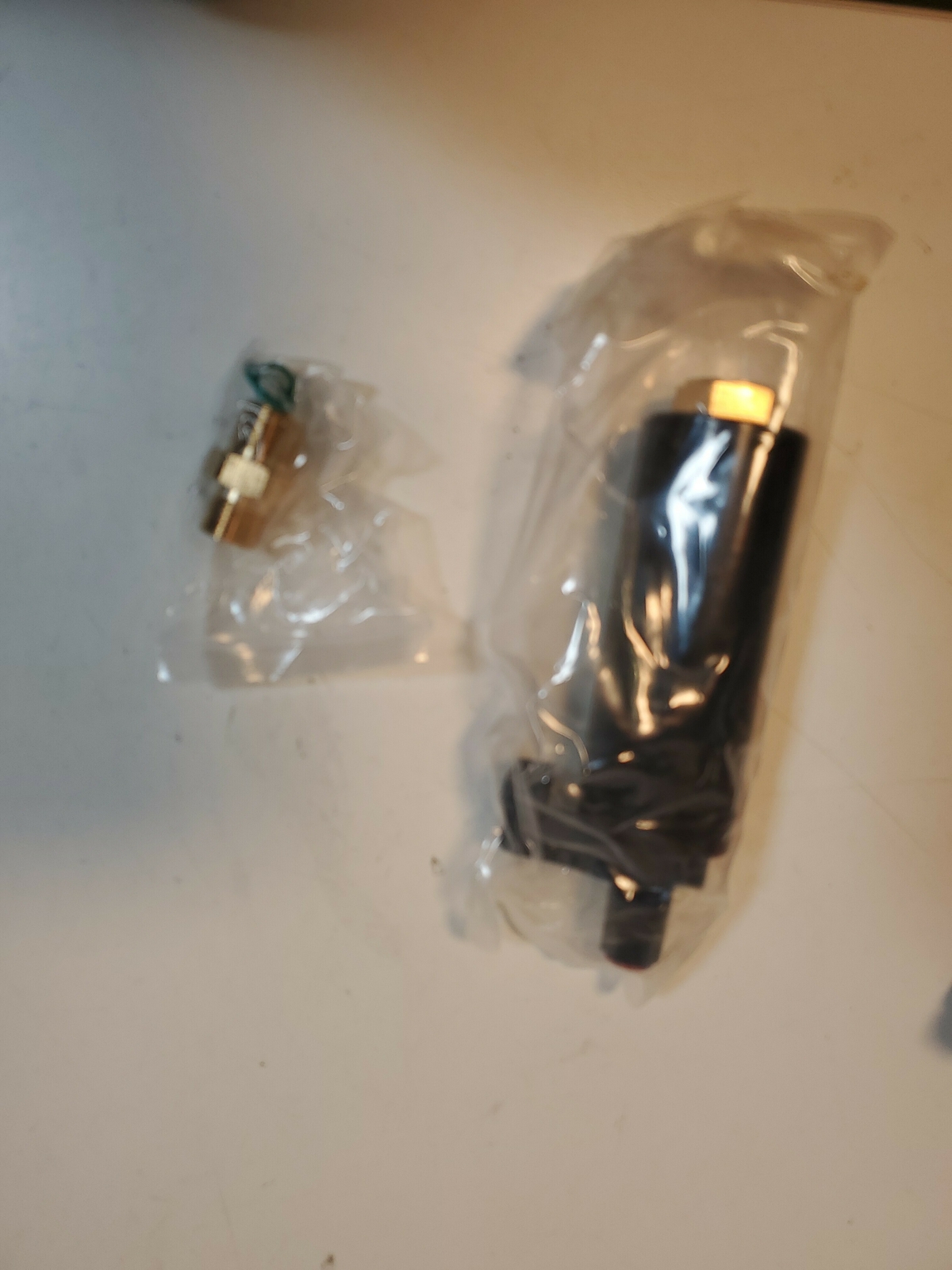 UNK Electric Fuel Pump for Carburated VOLVO Penta 3858261 3850809 ...