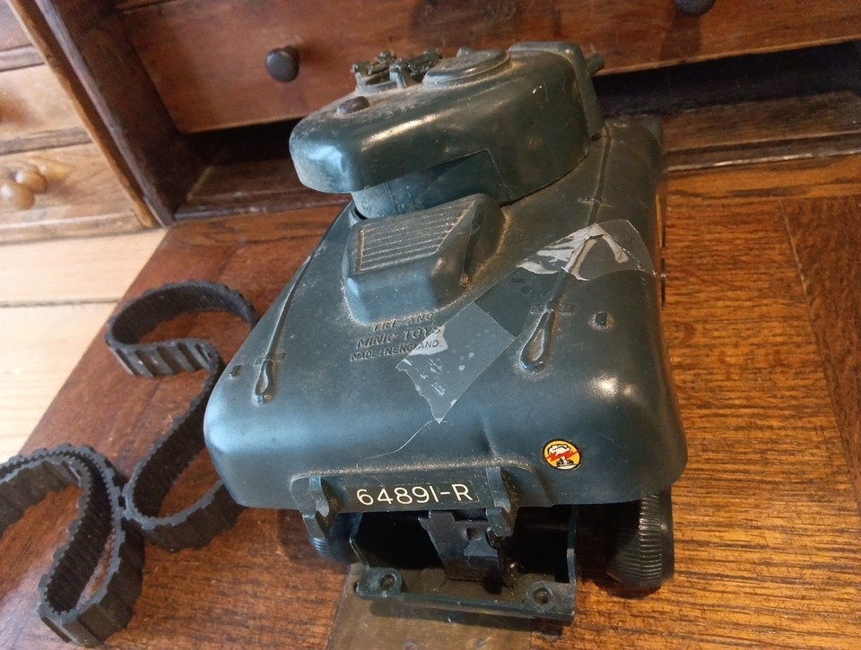 VINTAGE TRIANG MINIC SERIES SHERMAN TANK c.1960s FOR SPARE OR REPAIR ...