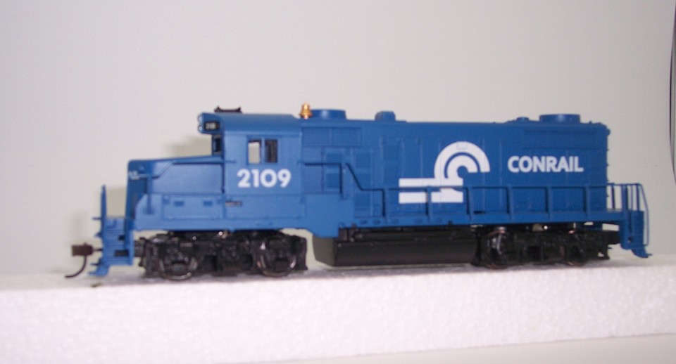 HO TRAIN EMD GP-20 CONRAIL GP- 20 LOCOMOTIVE MANTUA GP-20 #414007 DCC ...