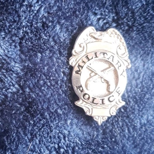 VINTAGE WW2 US Army Military Police MP Badge Pin Back And Clutch Back ...