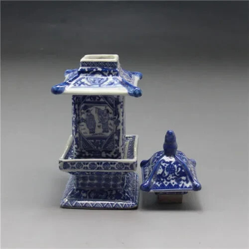 Old Collecting Antique Chinese blue and white porcelain layered tower ...