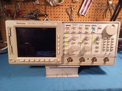 Oscilloscopes - Oscilloscope Front Panel