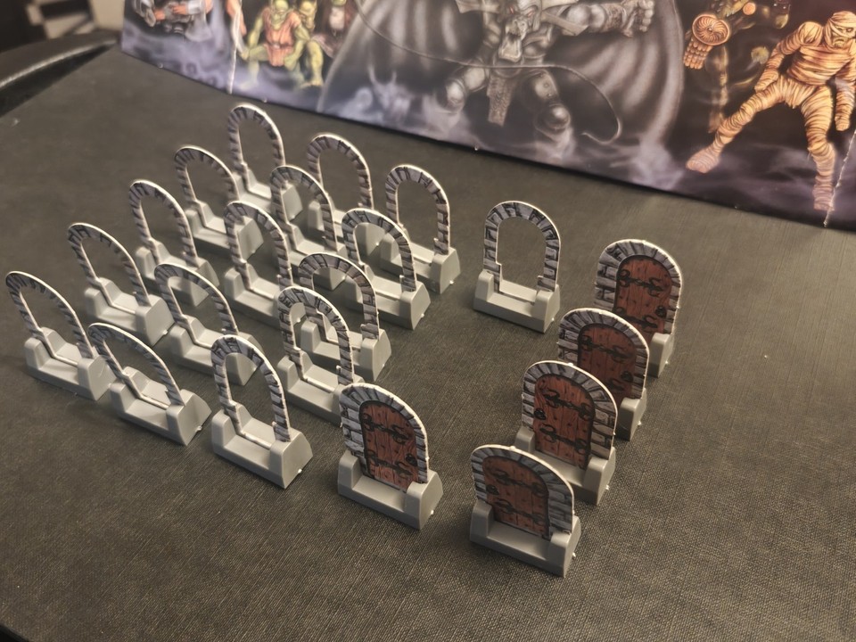 19 x Vintage 1990 HeroQuest Doors w/ Stands (5 Closed, 14 Open) Hero ...