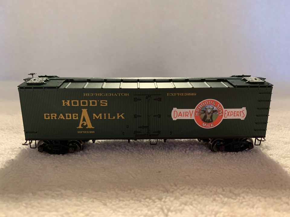 MTH Electric Trains HO Scale Hood's Dairy R40-2 Woodside Reefer Car | eBay