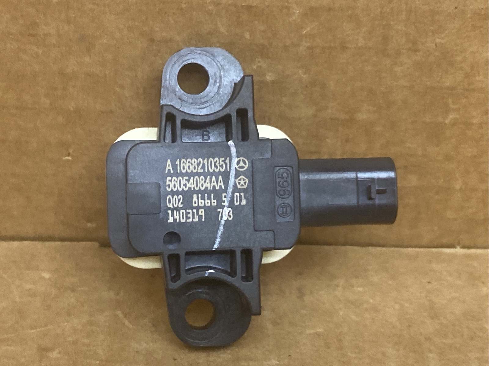 13-18 Chrysler Dodge Jeep Mercedes Side Impact Crash Airbag Sensor ...